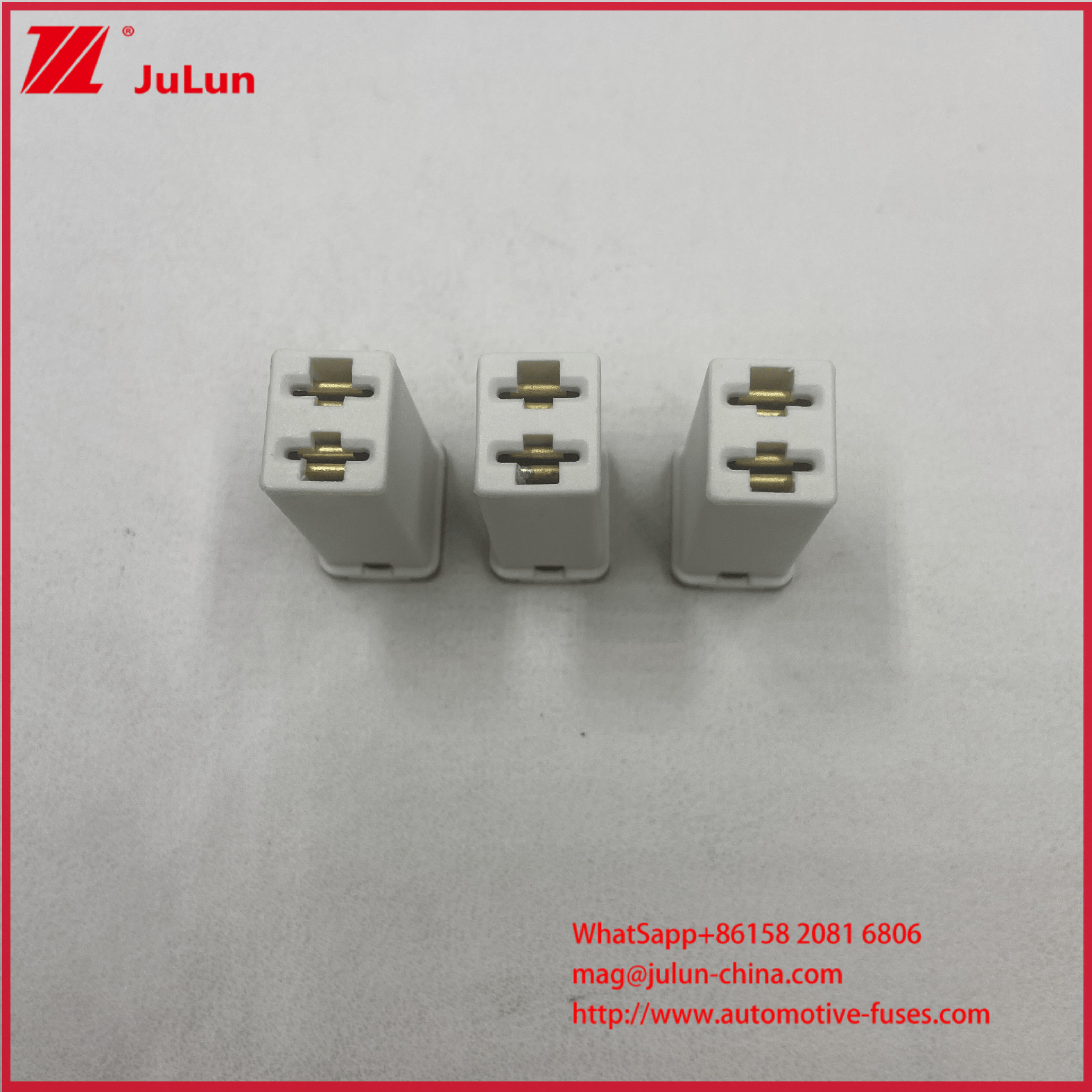 Vehicle 32VDC Circuit Breakers Mini Car Fuses 25A 32V Terminals Female ...